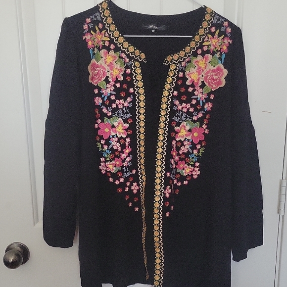 ANDREE BY UNIT | Tops | Andree By Unit Black And Pink Floral ...